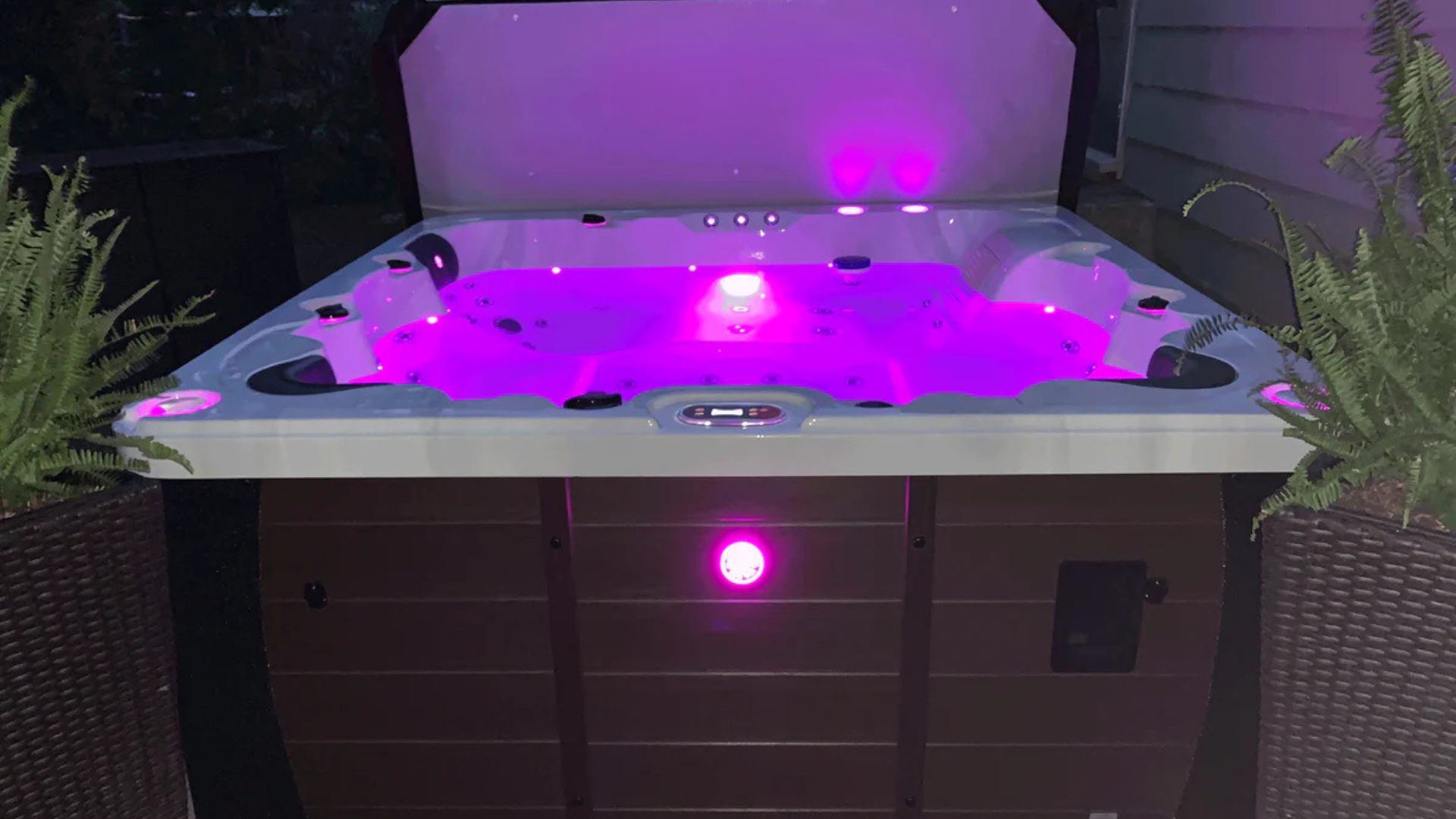 Hot Tubs, Swim Spas - Aqua-Tech Winnipeg